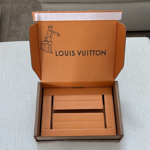 Louis Vuitton | Party Supplies | Louis Vuitton Signature Orange ...